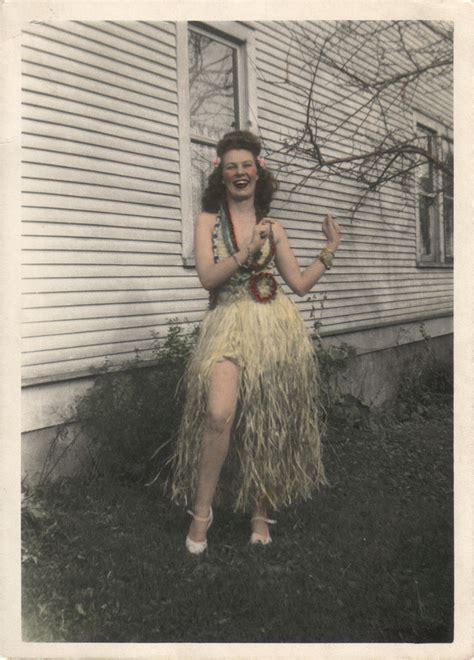 Vintage Hula Girls 26 Charming Snapshots Of Women In Hula Dace