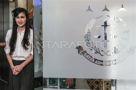 Pemeriksaan Sandra Dewi Di Kejagung ANTARA Foto