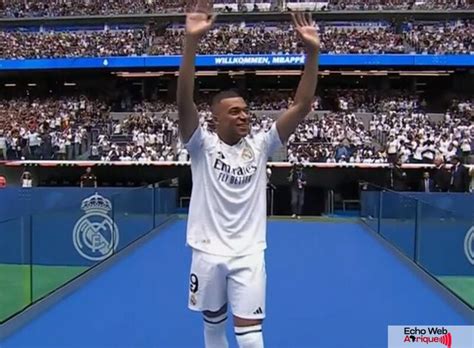 Real Madrid Kylian Mbappé Arrive à Madrid Pour Sa Présentation