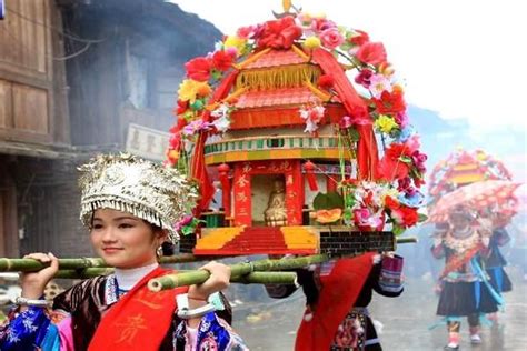 最有意思的侗族「搶花炮」，你知道搶的是啥不？ 每日頭條