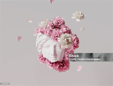 3d 고대 여성 동상 흰색 깨진 돌 그리스어 로마의 선하성 스타일 회색 배경에 머리 조각 핑크 꽃 꽃다발 자연 모란 떨어지는