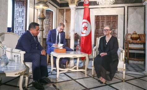 الرئيس التونسي يبحث مع مع وزير الدولة البريطاني لجنوب ووسط آسيا وشمال