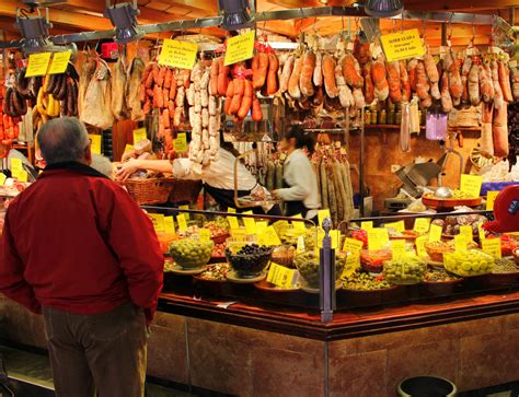 무료 이미지 시티 식사 식품 납품업자 시장 공공 장소 마구간 야채 길거리 음식 식료품 점 햄 올리브