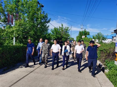 贺景平副书记一行送新一批驻村工作队赴佳木斯同江市向阳镇同富村轮换 哈尔滨医科大学党委组织部