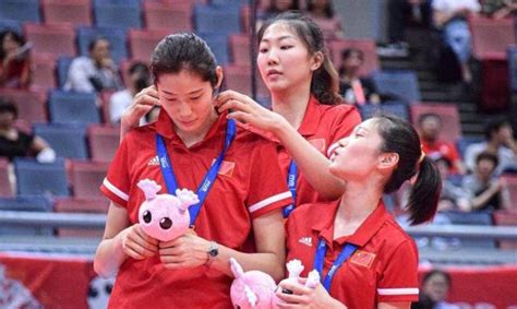 意外！中国女排第一高度签约辽宁，女排联赛群芳争艳，郎平或支招腾讯新闻