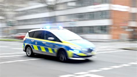 Köln Mutmaßlicher Dieb Mit Gestohlenen Umhängetaschen Gefasst Kölner
