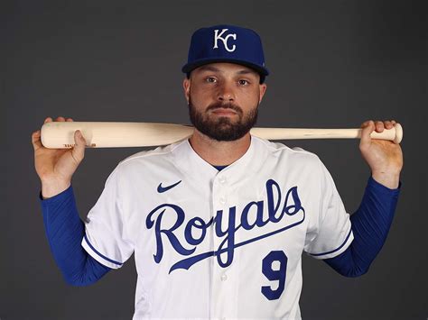 広島が新外国人選手の背番号を発表 マクブルーム10番、投手2名も決定 Baseball King