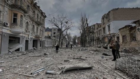 Росіяни атакували Херсон з авіації поранена жінка пошкоджені будинки