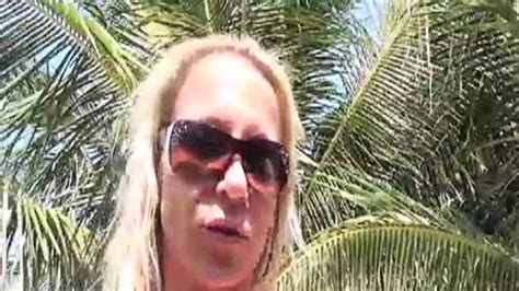 Gefickt And Vollgespritzt Vom Security Am Strand