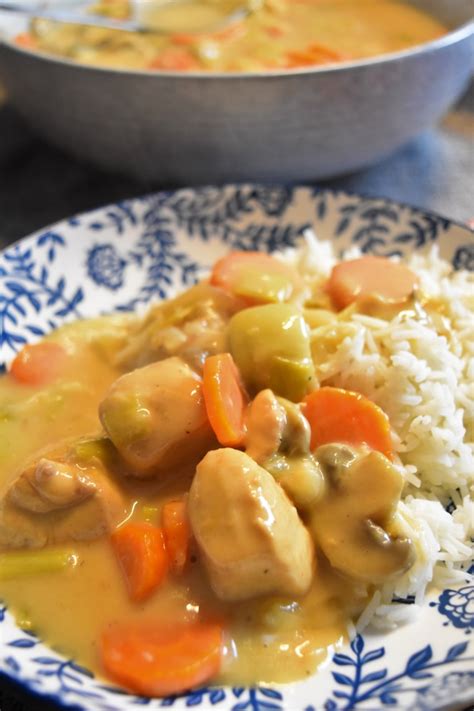 Blanquette de poulet recette de volaille aux légumes