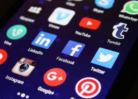 Redes Sociales Extimidad O La Vida Al Desnudo El Observador De La