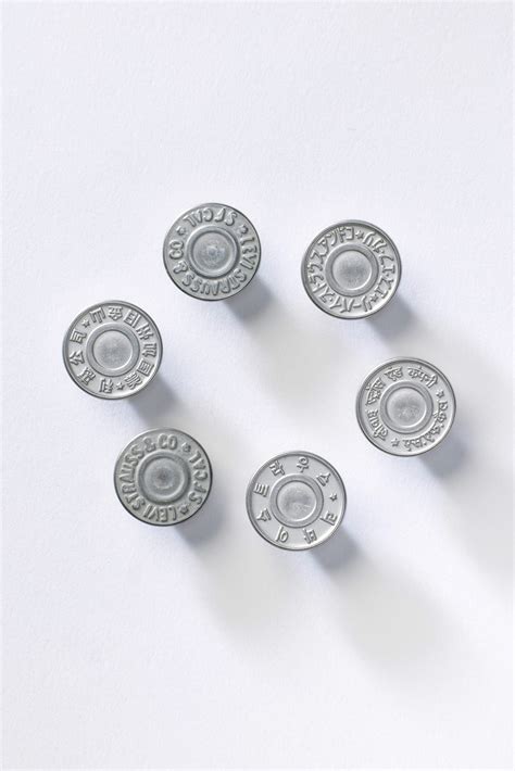 Levis 发布中文限定版 501 牛仔裤 NOWRE现客