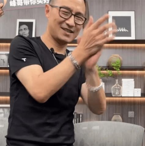 招財進寶 知名男星演唱会惨淡收场，体育场空荡荡，最后十分钟免费放人进入