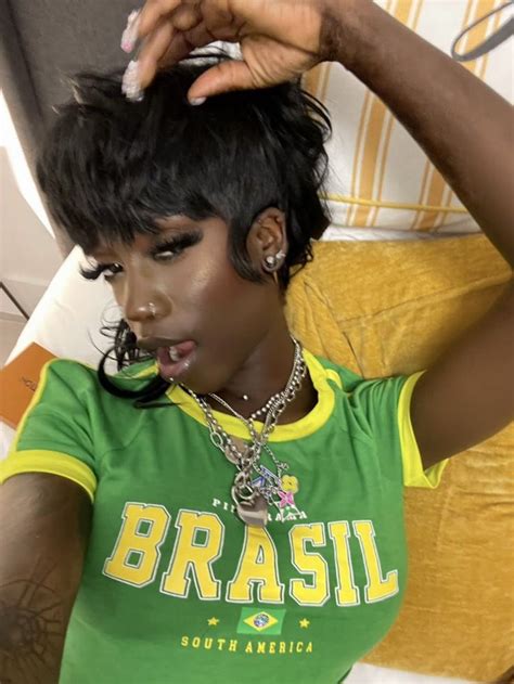 Pin By 𝕾𝖙 𝖄𝖆𝖆 On From ♾ To ♾♾♾♾ Black Girls Hairstyles Dope
