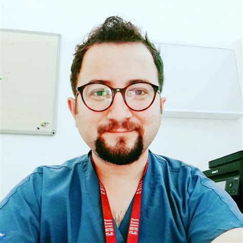 Acil Tıp Uzmanı Vefat Etti Personel Sağlık Net