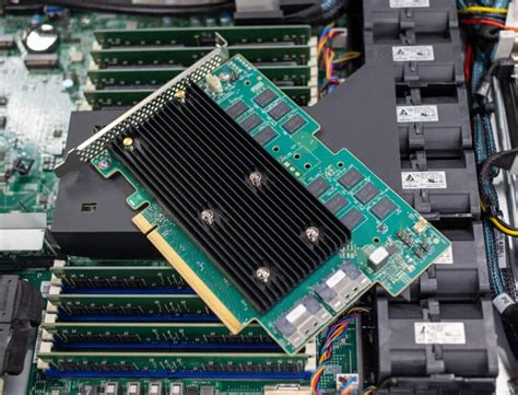 Broadcom MegaRAID W i RAID 卡评测 StorageReview com