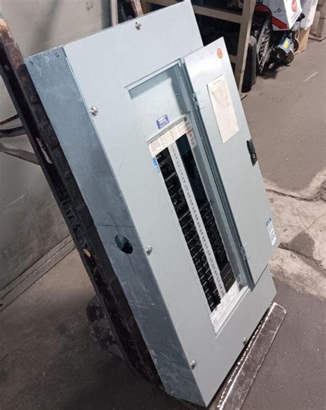 Challenger Prl1 225 Amp Main Lug Panelboard 42 Circuit 208 120 Vac 3Ø