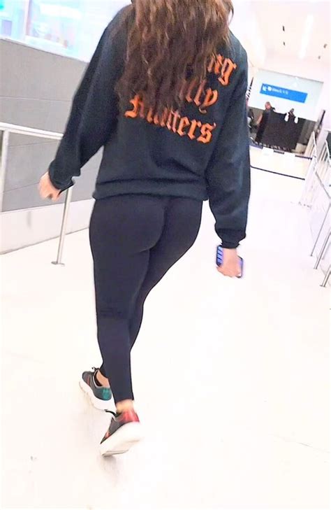 Sexy Wedgie Black Leggings At The Airport Video Spandex Leggings