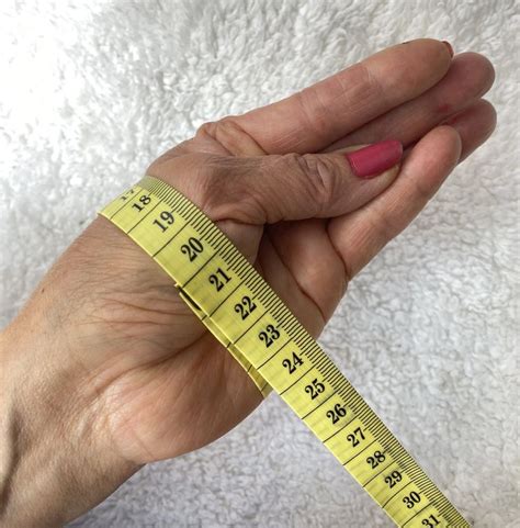 Jade Bangle Sizing Guide How To Measure To Fit Your Wrist In Jade Bangle Bangles Jade