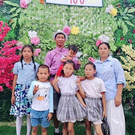 888 Үйлдвэрийн Эрдмийн баярын ДОКТОРЫН иж бүрэн маш хөөрхөн өмсгөлийн