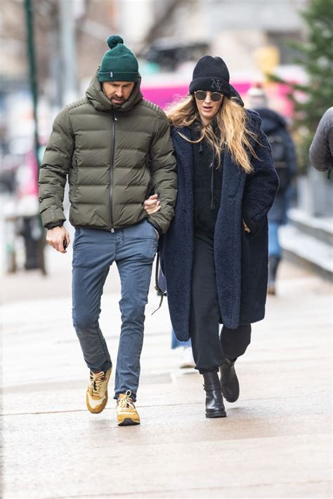 BLAKE LIVELY And Ryan Reynolds Out In New York HawtCelebs