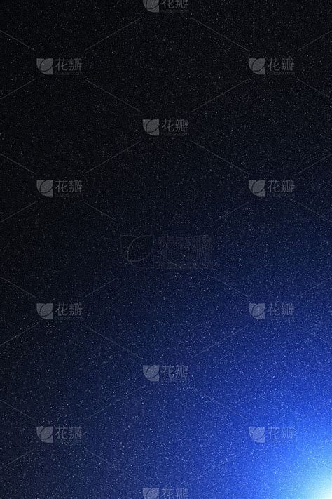 有数百万颗恒星的深黑色空间。