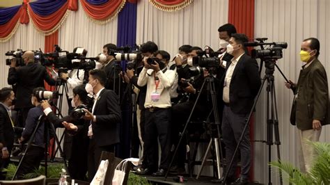 ព័ត៌មានពេលរាត្រី ១ វិច្ឆិកា៖ និទណ្ឌភាព លើ អ្នកសារព័ត៌មាន នៅតែ ជាកង្វល់ សម្រាប់ អ្នកការពារ សិទ្ធិ