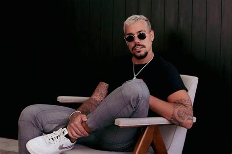 Lipe Ribeiro Protagoniza Beijão Em Balada No Rio Tô Sem Limite