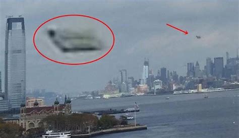 Rectangular Shaped Ufo Moves Over New York Johnmooner Chief Medium