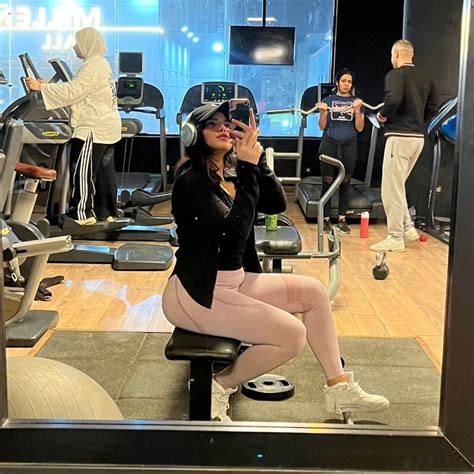 Loubnaelhadara ‎🔥🔥 شيكىدودو كلبمزهفشخ بكيني بلوجر اكسبلور