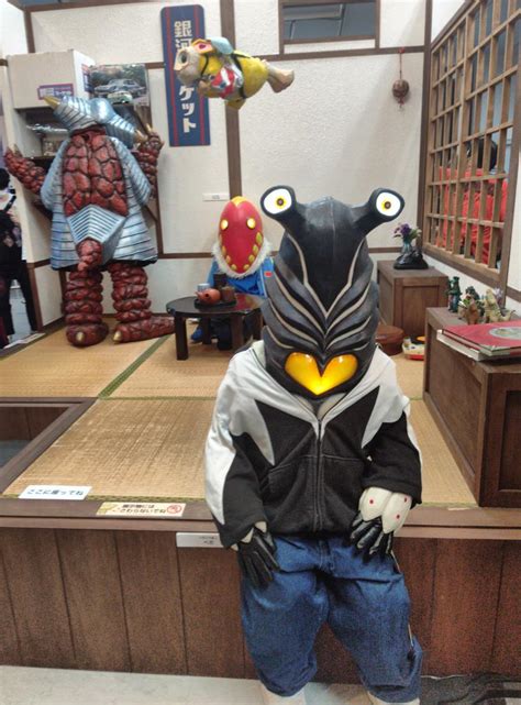 桐原剛造 As シューン On Twitter ドンシャインやらデバンが見ている写真も凝っているな。 魔神エノメナなんかも出せないかな