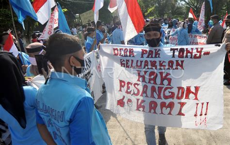 Unjuk Rasa Phk Di Pt Dempo Andalas Samudera Antara Foto