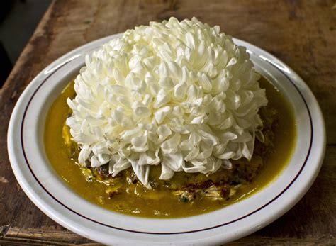 Escamoles Con Petalos De Crisantemo Comida Escamoles