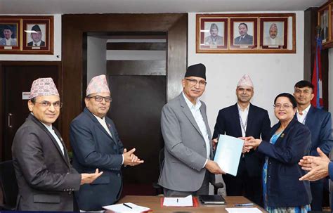 राष्ट्र बैंकबाट स्वीकृत प्राप्तबाहेक अन्यलाई लघुवित्तसम्बन्धी कारोबार