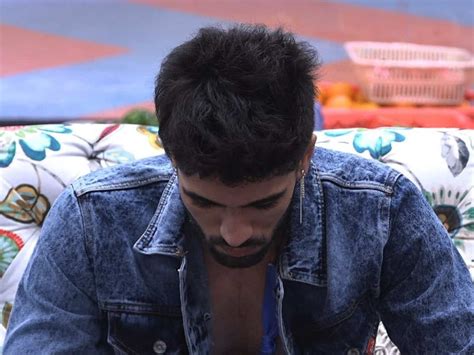 zeeshan khan told to leave bigg boss ott house after fight