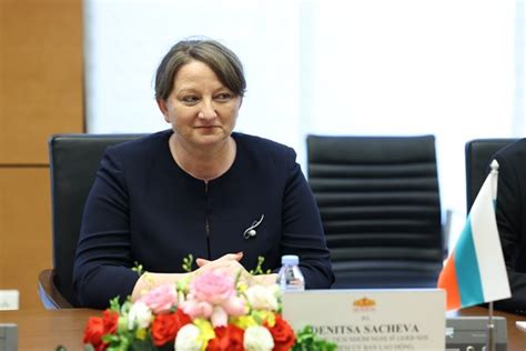 Осиновяването е темата която бележи живота Деница Сачева а като