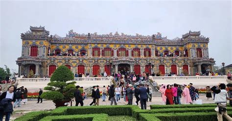 Cho Ng Ng P V I Cung I N Nguy Nga Tr Ng L C A Tri U Nguy N V A Ho N Th Nh Tr Ng Tu