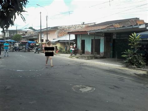 Extranjera provoca alboroto al caminar desnuda en la vía pública Diario de Noticias y