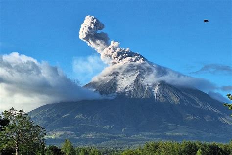 PHIVOLCS No Magma Rising From Mayon Volcano After Phreatic Eruption