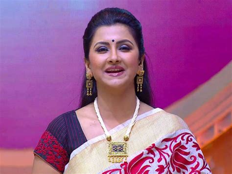 ‘didi No 1 Host Rachna Banerjee Enjoys Late Night Shoot Times Of India