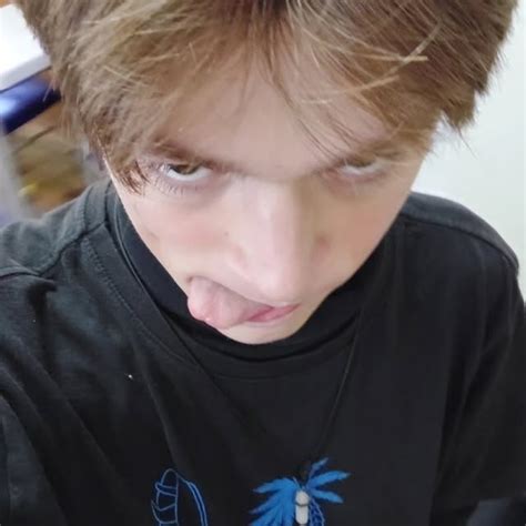 Elly Apenass Elly Threads Say More