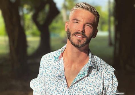 Alexandre Tola ADP révolté contre l homophobie il pousse un violent
