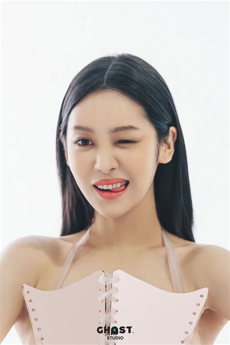 배우 차주영 더글로리 혜정이 얼루어 화보촬영 현장사진 유머 움짤 이슈 에펨코리아