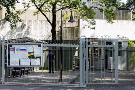 Präsidentenwahl Lange Warteschlange Vor Russischem Konsulat