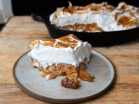 Gebakken Appel Met Broodpudding En Meringue Dagelijkse Kost