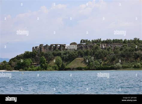 Impressionen Von Der Halbinsel Sirmione Am Gardasee Stock Photo Alamy