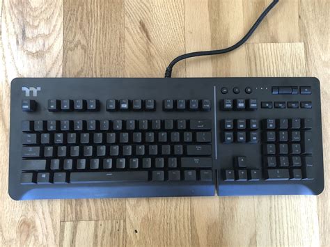 Thermaltake Level 20 Gaming Keyboard Review Rgb Overload Controlled By