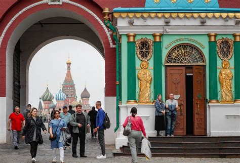 اعتقال 3 أشخاص في روسيا عقب إصابة 120 شخصاً بالتسمم الوشيقي