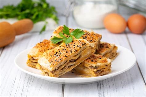 Deliciosa Cocina Turca Tradicional Comida Turca Pastel De Carne Picada Hecho A Mano Nombre Turco