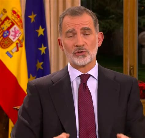 Análisis No Verbal Del Discurso Del Rey 2022 Política Y Moda